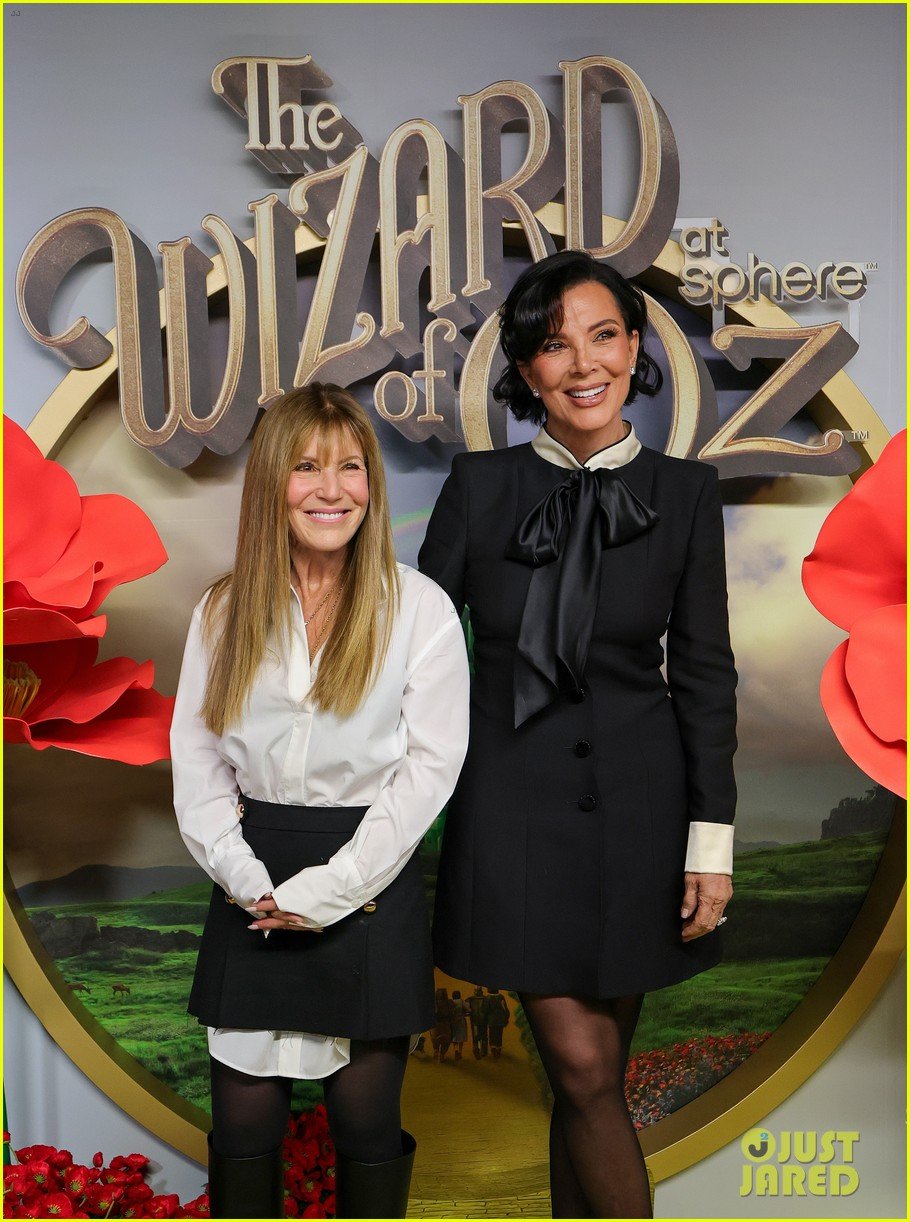 Kris Jenner Walks First Red Carpet Since Facelift, Attends 'Wizard of ...