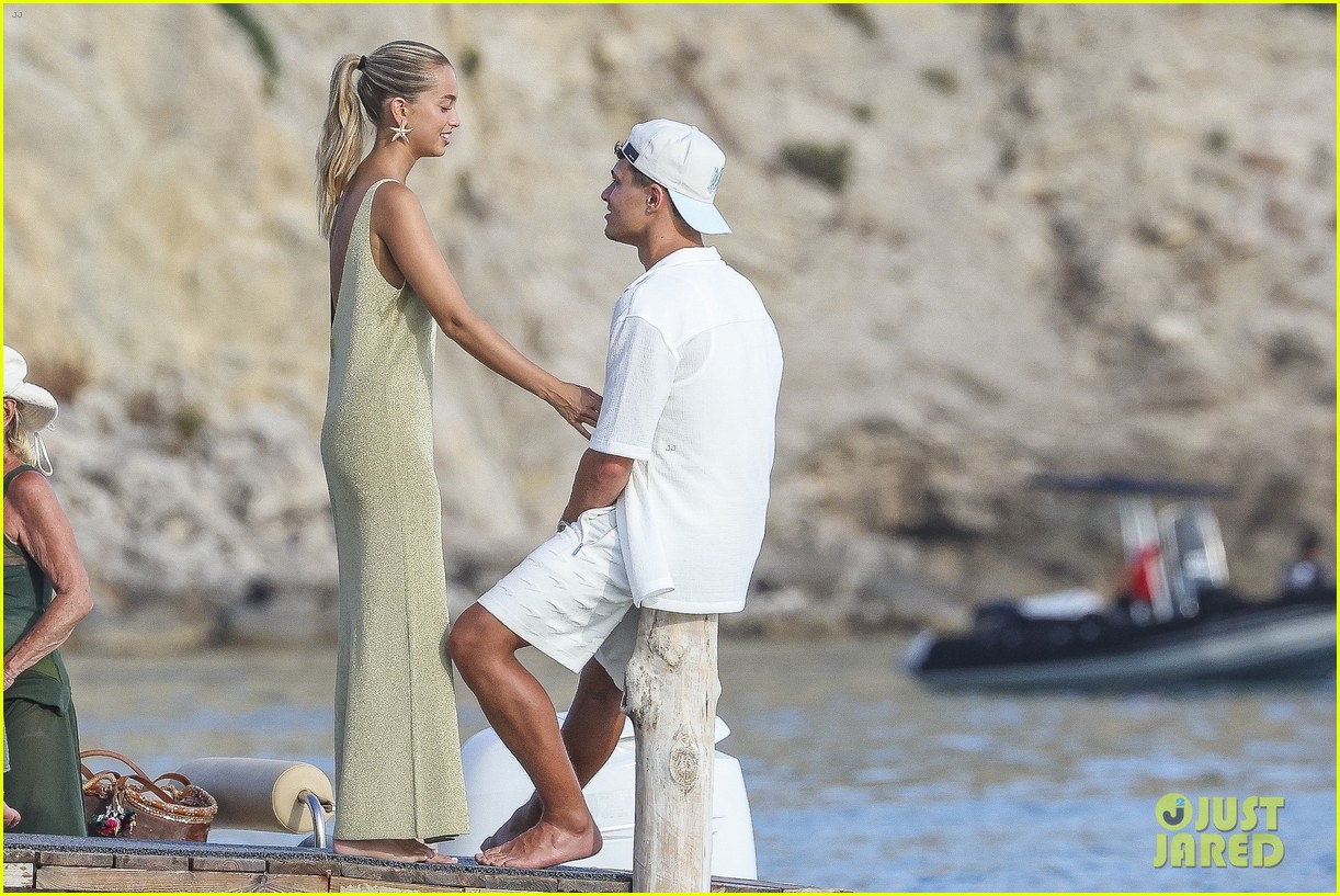 F1 Star Lando Norris Flaunts PDA With Girlfriend Margarida Corceiro On ...