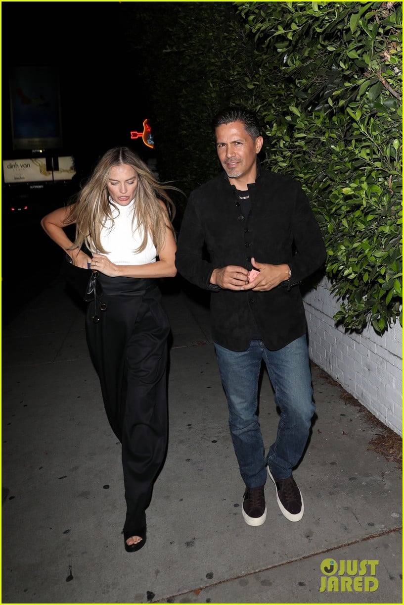 Margot Robbie & Jay Hernandez Reunite to Celebrate 'Suicide Squad' Co-Star Cara Delevingne's ...