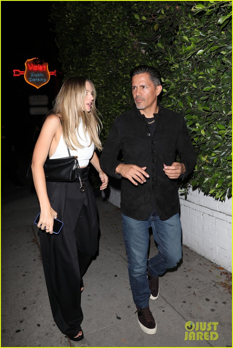 Margot Robbie & Jay Hernandez Reunite to Celebrate 'Suicide Squad' Co-Star Cara Delevingne's ...