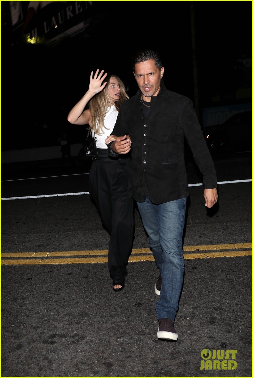 Margot Robbie & Jay Hernandez Reunite to Celebrate 'Suicide Squad' Co-Star Cara Delevingne's ...