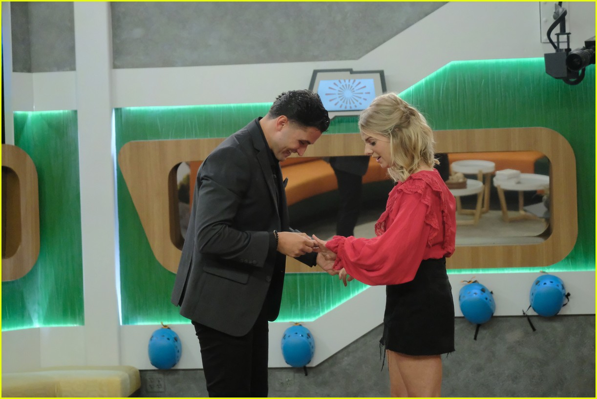 'Big Brother' Winner Nicole Franzel Is Pregnant, Expecting Second Child ...