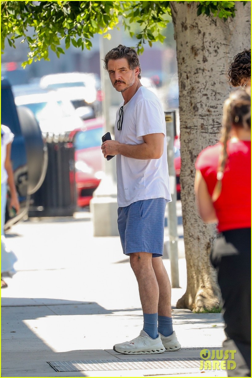 Pedro Pascal Runs Errands in L.A. Following Morning Workout: Photo ...