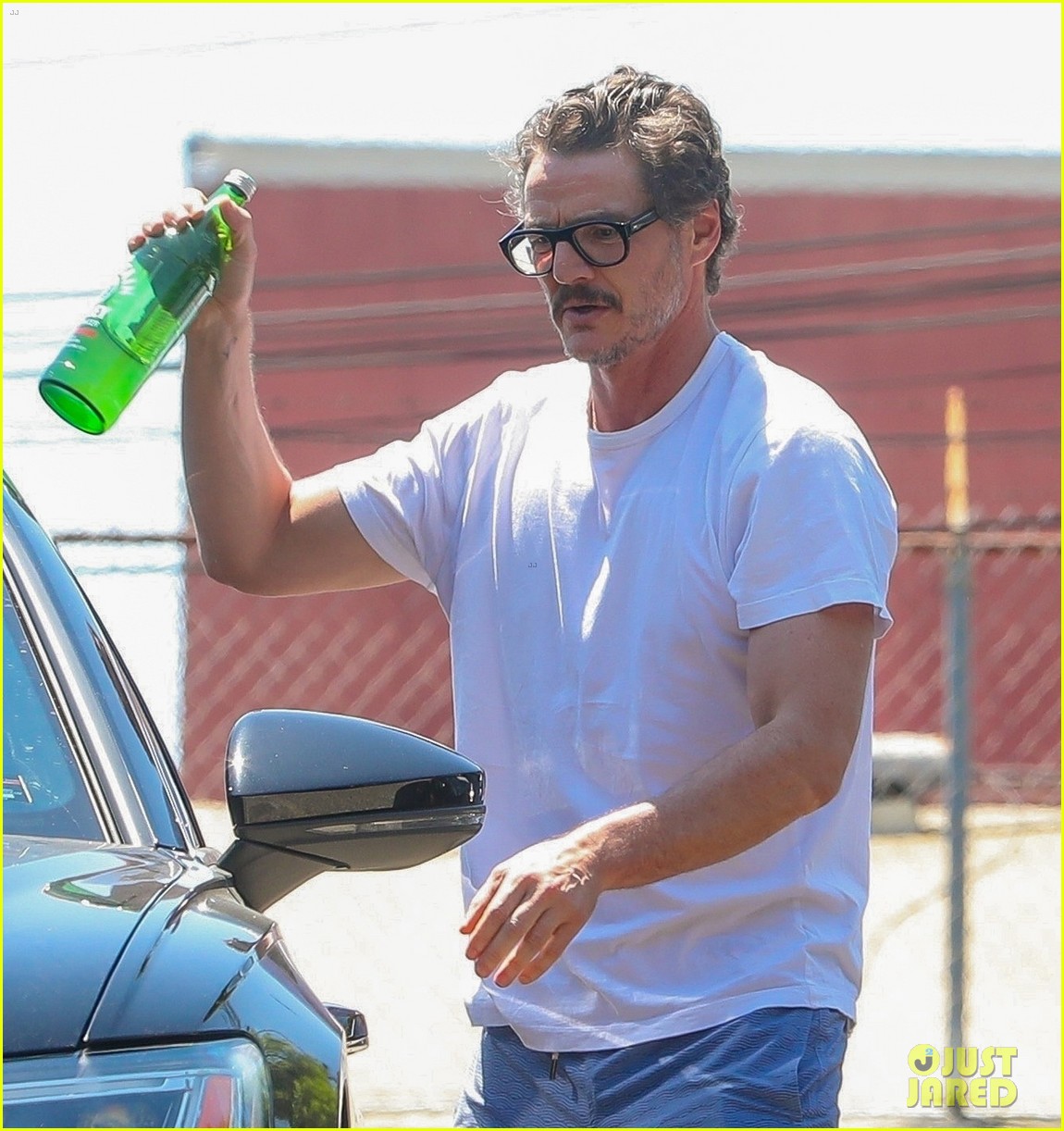 Pedro Pascal Runs Errands in L.A. Following Morning Workout: Photo ...