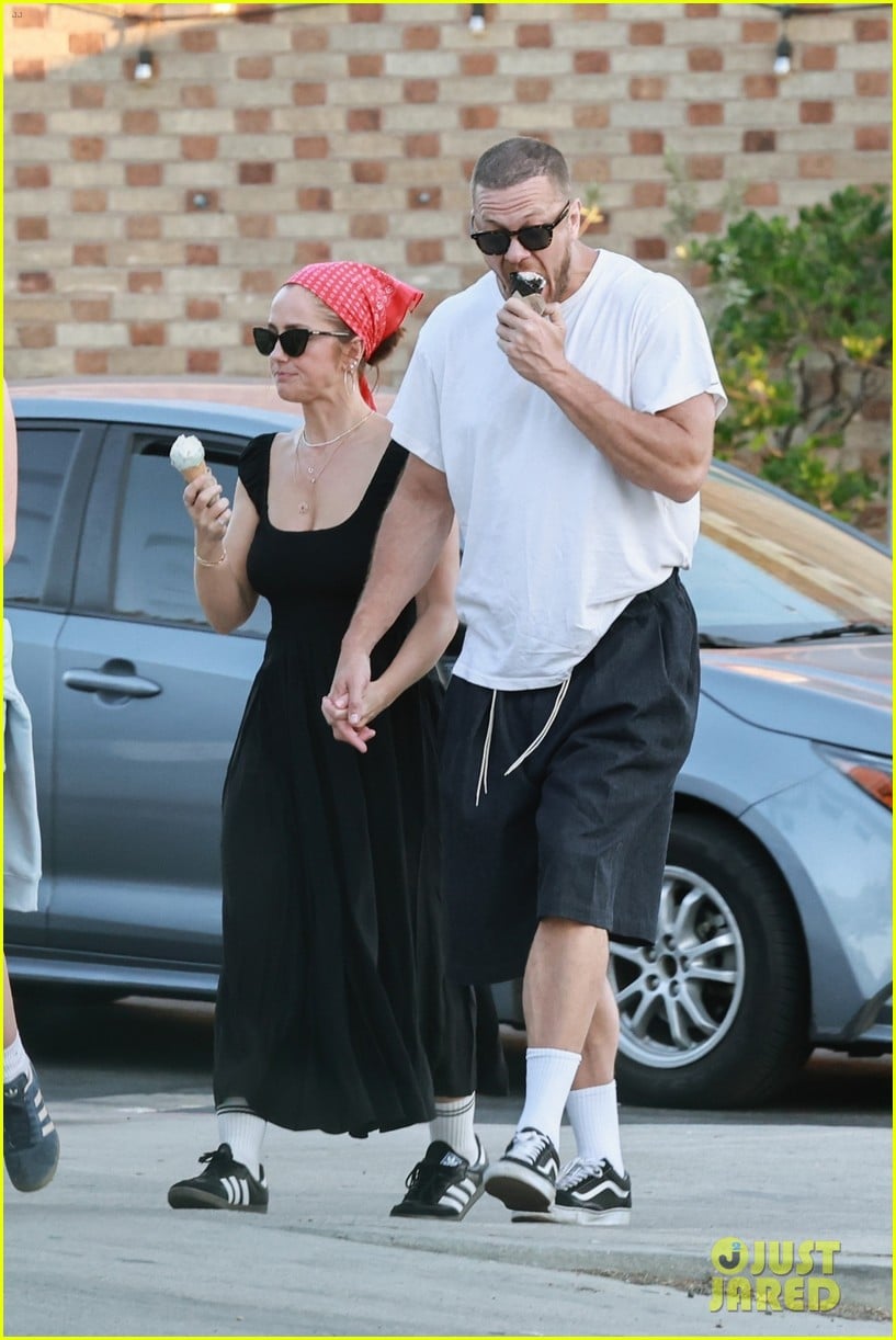 Dan Reynolds Reaches Into His Shorts During Ice Cream Date with ...