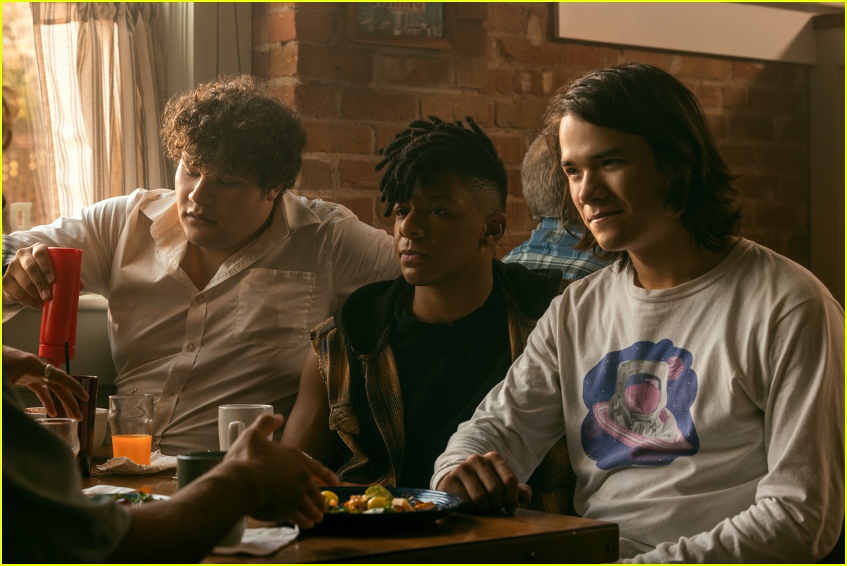 'The Runarounds' Trailer: Prime Video Debuts First Look at Upcoming Music Series From 'Outer ...