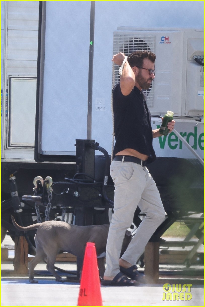 Justin Theroux & Drew Tarver Get to Work on 'Running Point' Season 2 ...