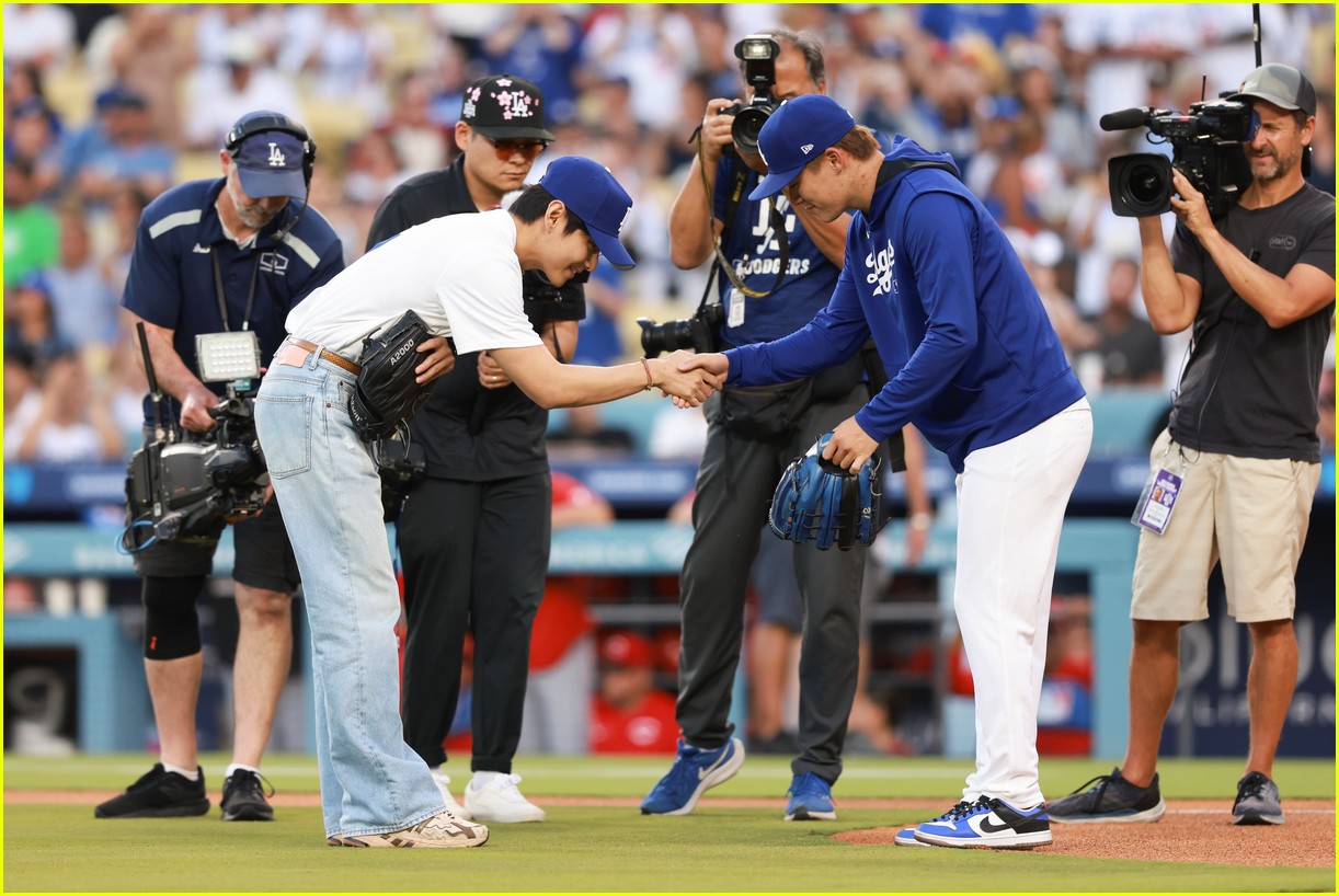 BTS' V Throws Out First Pitch at Dodgers Game, Meets Star Player Shohei ...