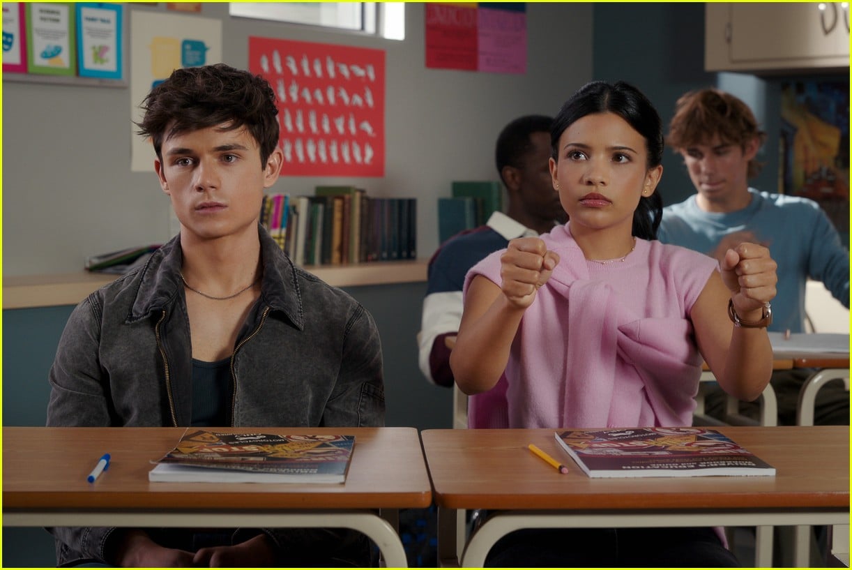 'My Life with the Walter Boys' Season 2 Trailer Brings the Love Triangle Back to Silver Falls ...