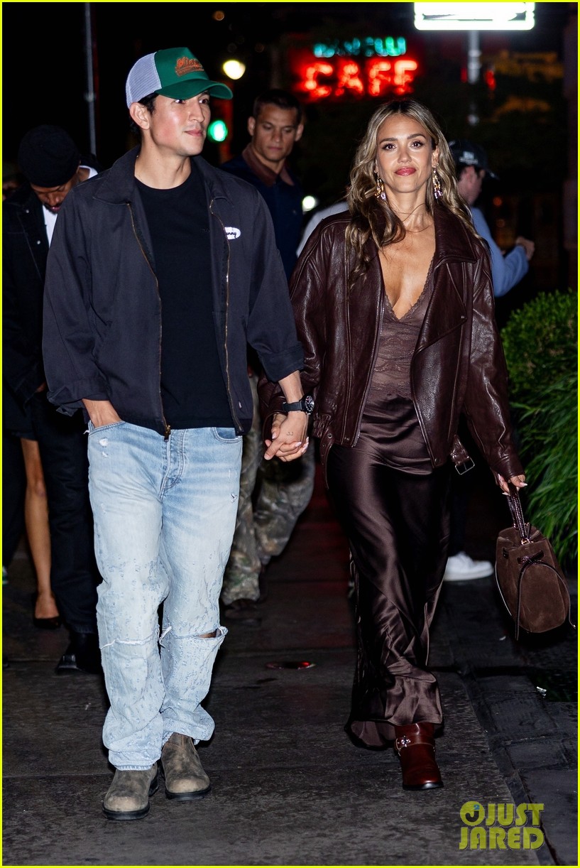 Jessica Alba & Danny Ramirez Hold Hands, Hang with Him's Marlon Wayans & Tyriq Withers: Photo ...