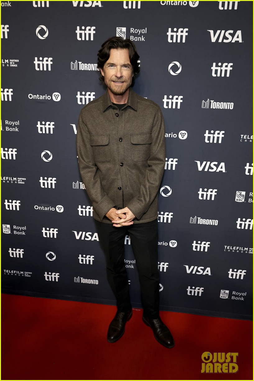 Jason Bateman Gets Support from Wife Amanda Anka & Their Daughters at ...