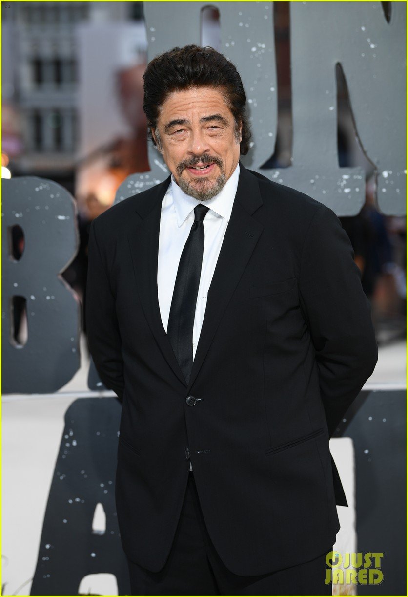 Leonardo DiCaprio Joins His 'One Battle After Another' Cast at London ...