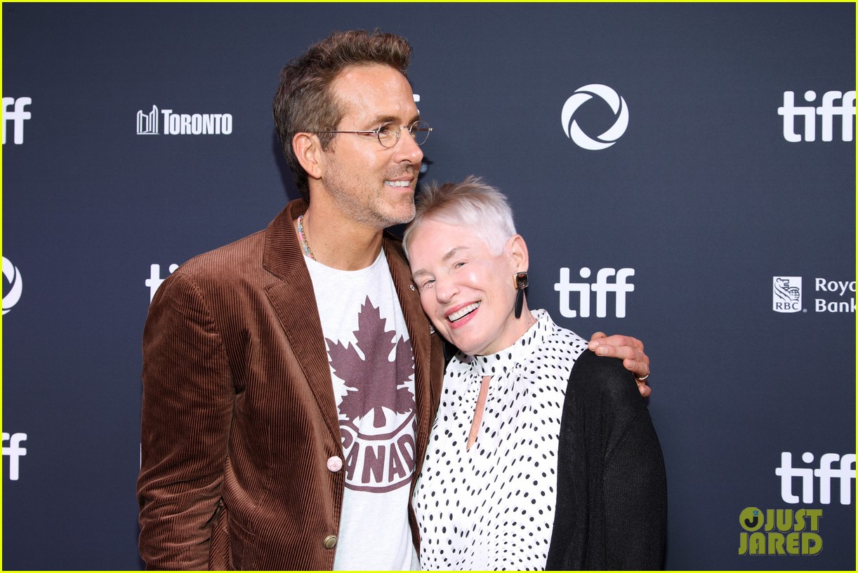 Blake Lively Attends Fashion Event in NYC While Ryan Reynolds Promotes ...