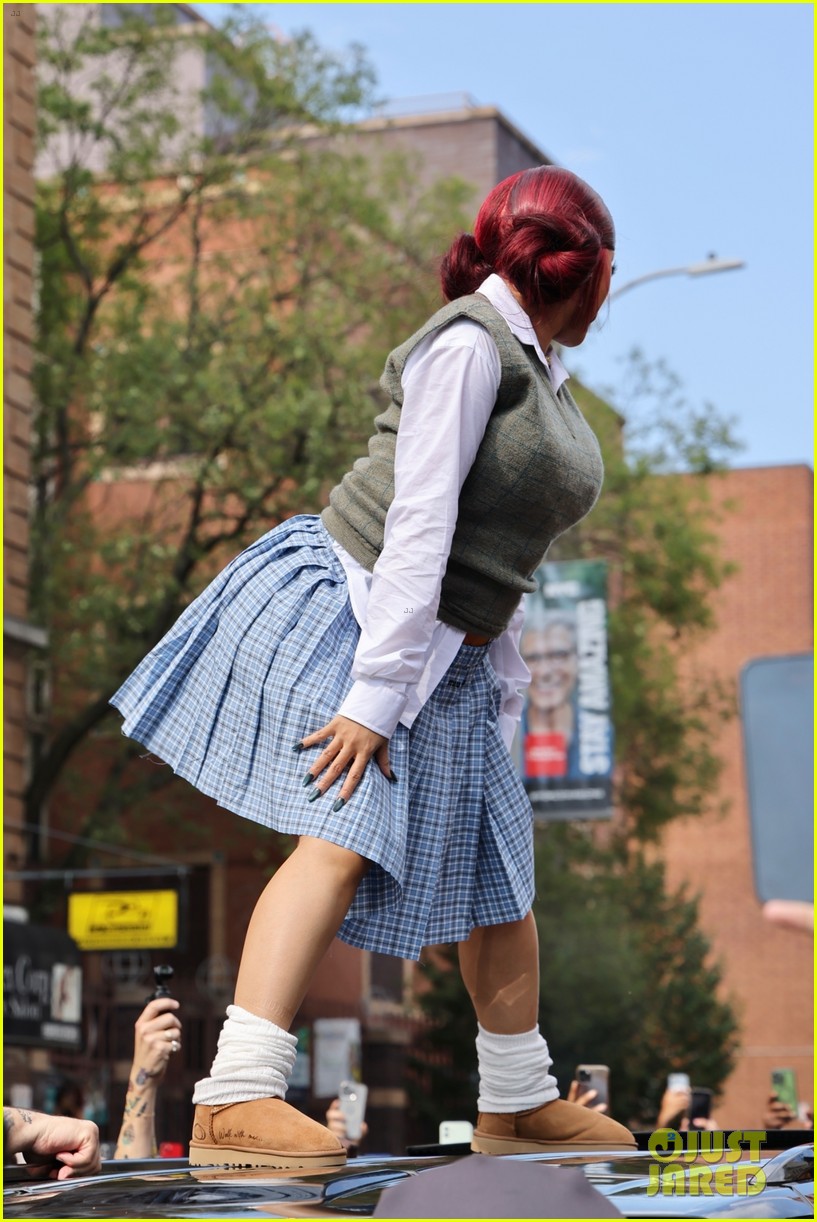 Cardi B Twerks on Top of a Car in the Bronx While Promoting Her New ...