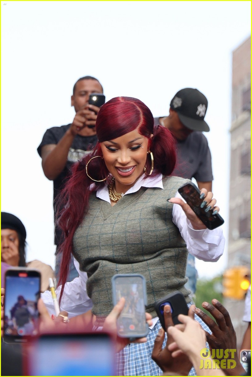 Cardi B Twerks on Top of a Car in the Bronx While Promoting Her New ...