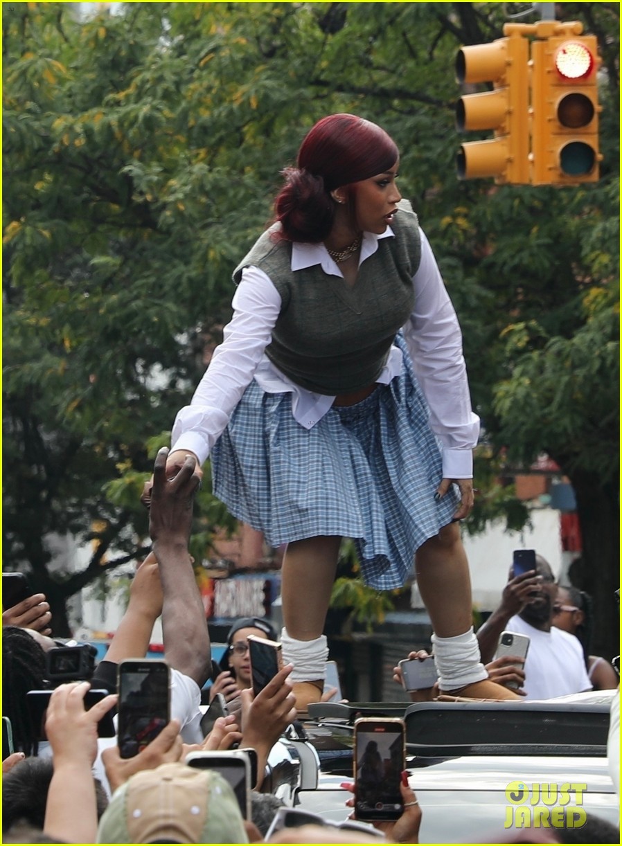 Cardi B Twerks on Top of a Car in the Bronx While Promoting Her New ...