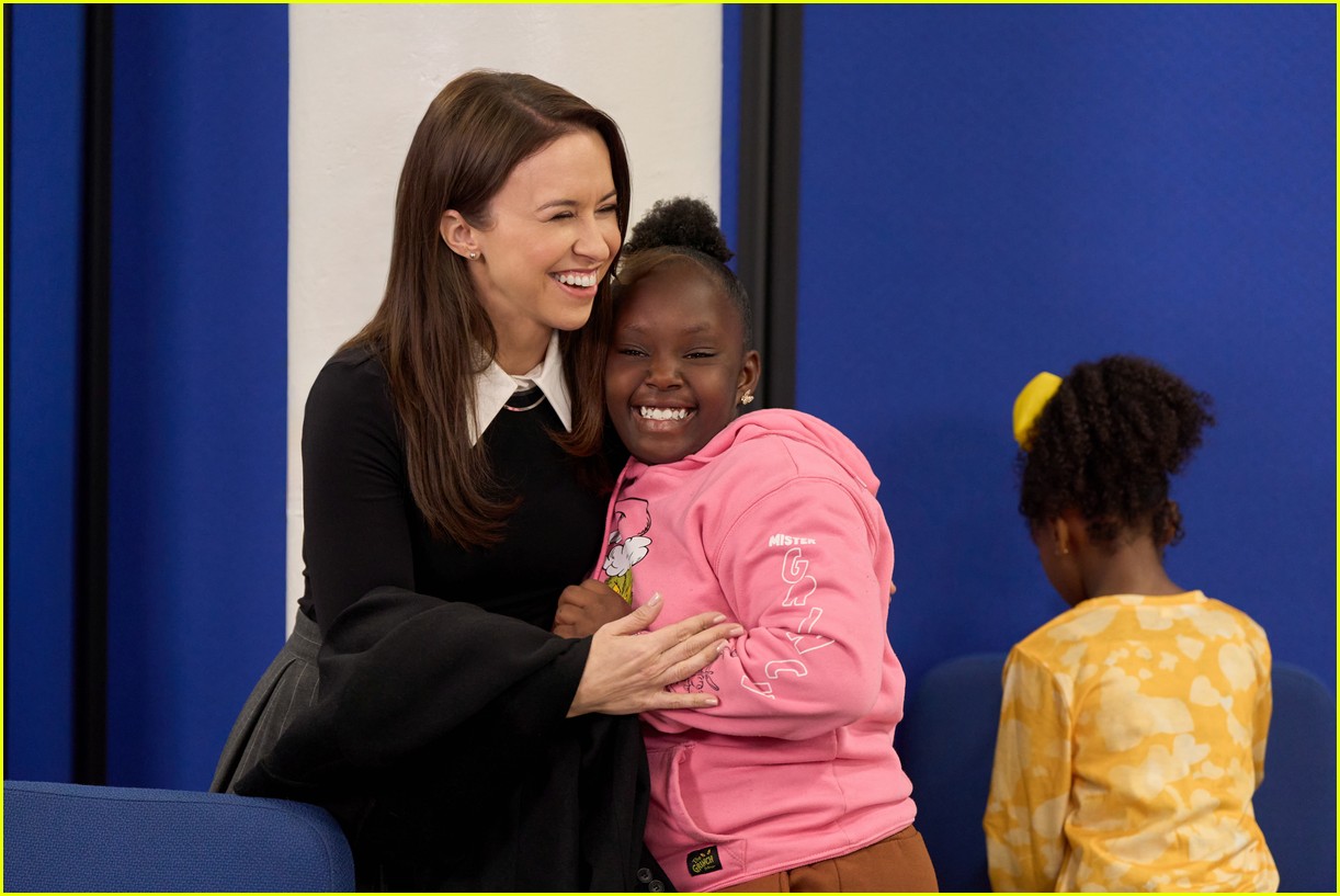 Lacey Chabert Gushes About Her Hallmark Co-Stars When Asked Who ...