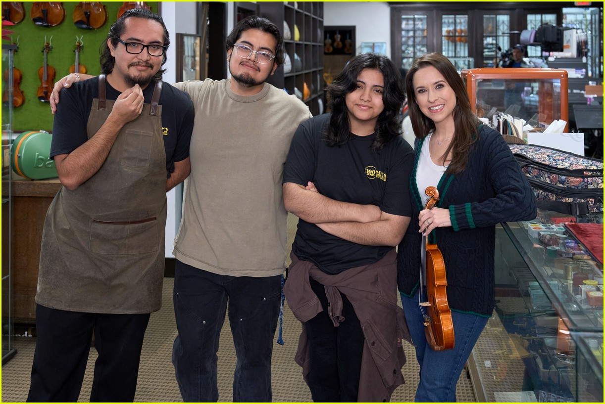 Lacey Chabert Gushes About Her Hallmark Co-Stars When Asked Who ...