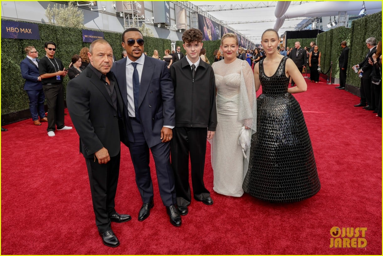 Owen Cooper Makes Emmys History as Youngest Male Actor Winner Ever for 'Adolescence': Photo ...