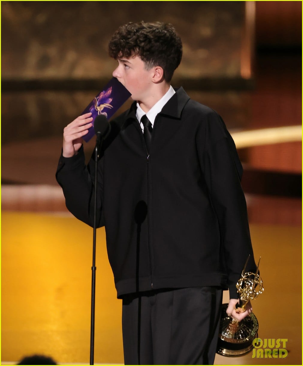Owen Cooper Makes Emmys History as Youngest Male Actor Winner Ever for 'Adolescence': Photo ...