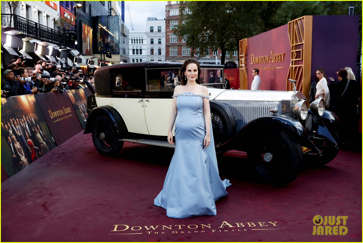 Michelle Dockery Reveals Pregnancy at 'Downton Abbey' Premiere, Expecting First Child with ...