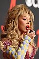 Doja Cat Kicks Off VMAs 2025 Red Carpet Carrying a $6,000 Lipstick ...