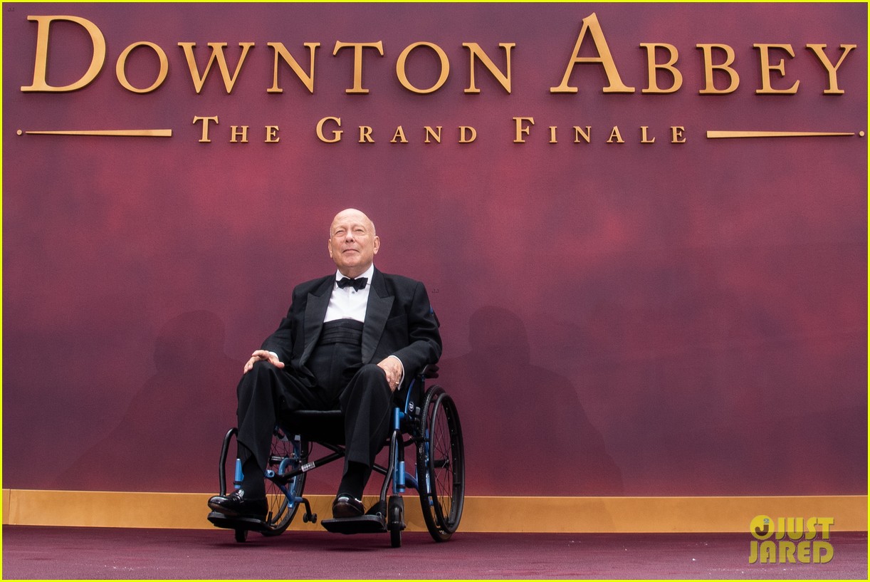 'Downton Abbey' Cast Joins Creator Julian Fellowes on Red Carpet for ...