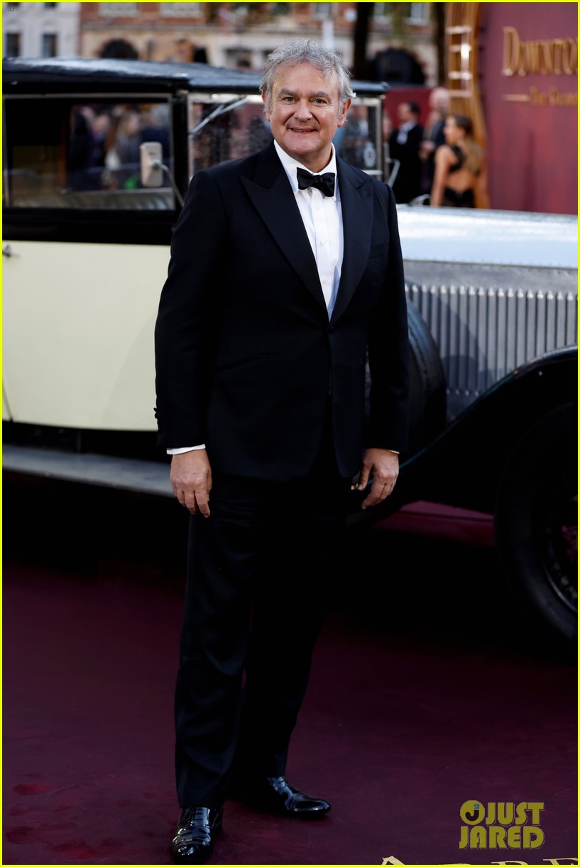 'Downton Abbey' Cast Joins Creator Julian Fellowes on Red Carpet for ...