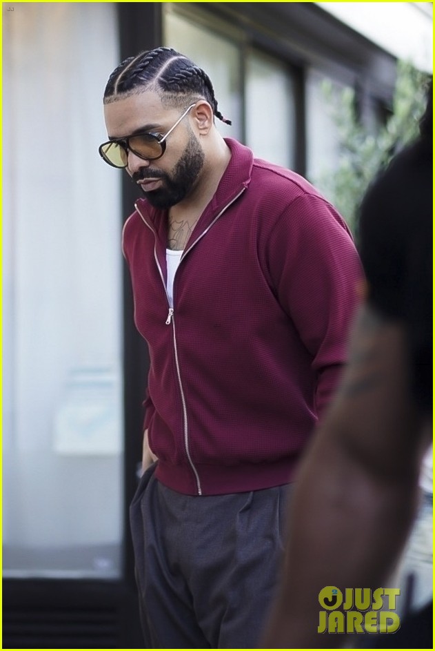 Drake Steps Out for Casual Shopping Trip & Dinner in Paris: Photo ...