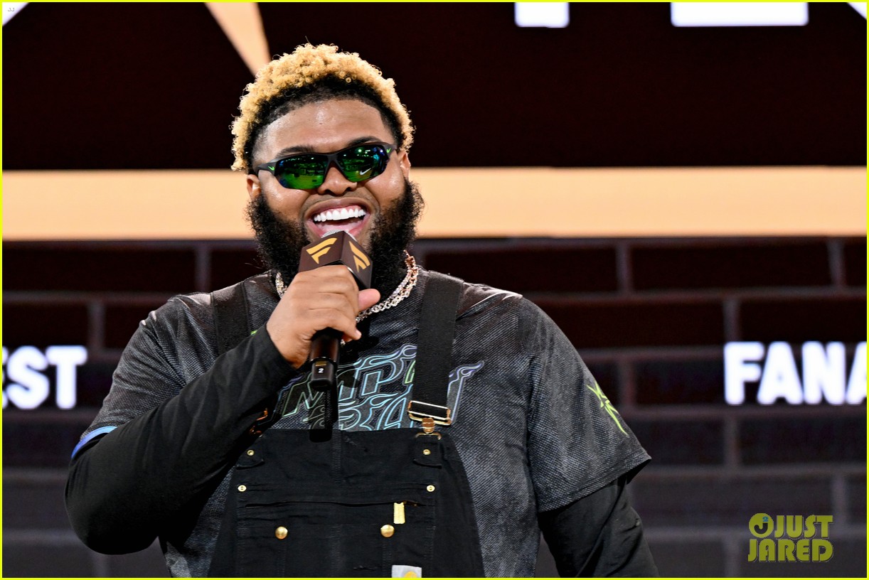 Druski Goes Viral for 'Whiteface' Skit at NASCAR Race, Covering His Whole Body in Makeup: Photo ...