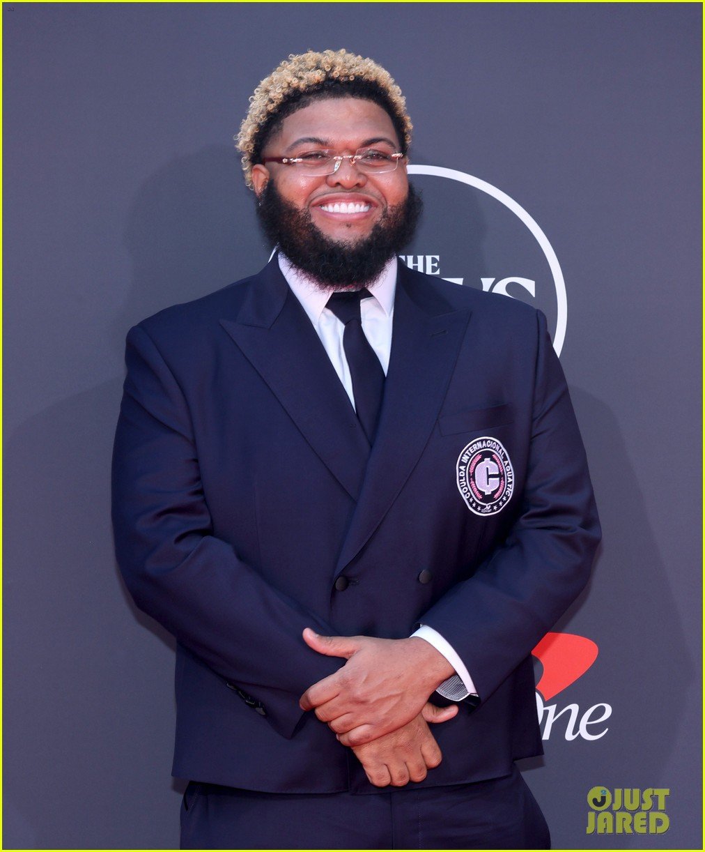 Druski Goes Viral for 'Whiteface' Skit at NASCAR Race, Covering His ...