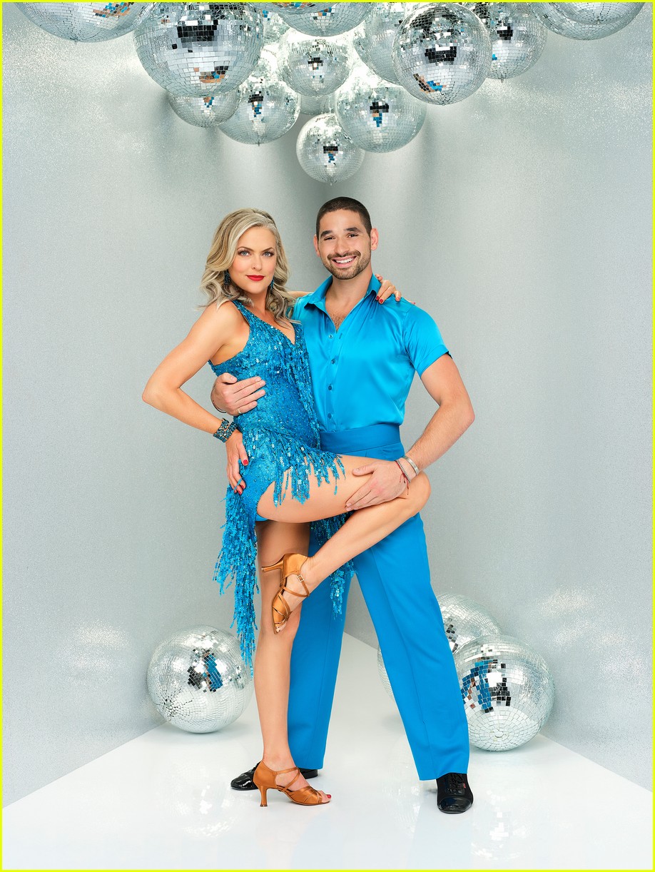 'DWTS' 2025 Cast Gets Official Portraits, Except One Celebrity Pairing ...