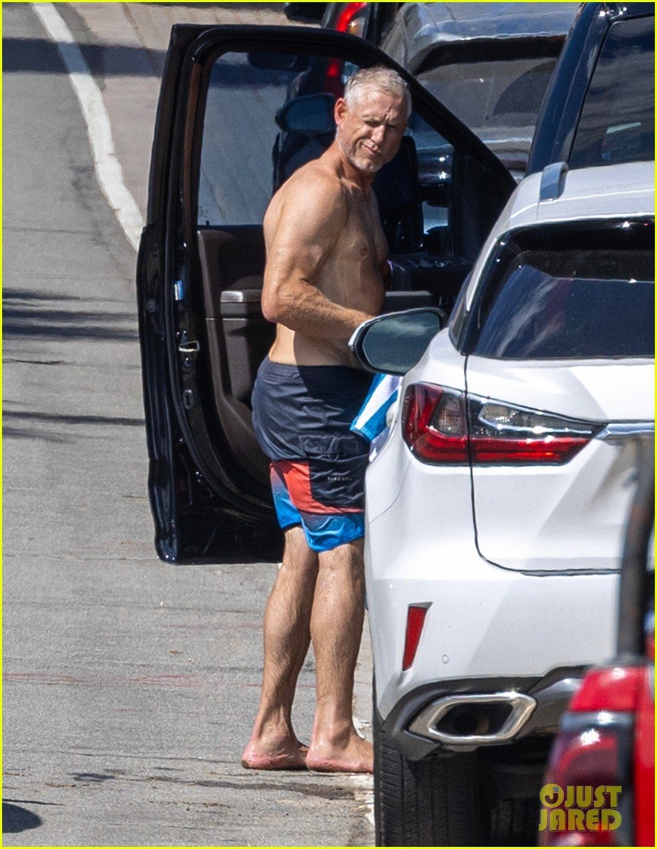 Jessica Simpson's Ex Eric Johnson Spotted Going Shirtless for Paddle ...