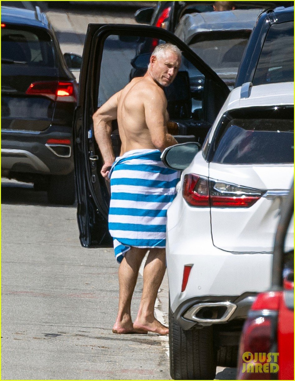 Jessica Simpson's Ex Eric Johnson Spotted Going Shirtless for Paddle ...