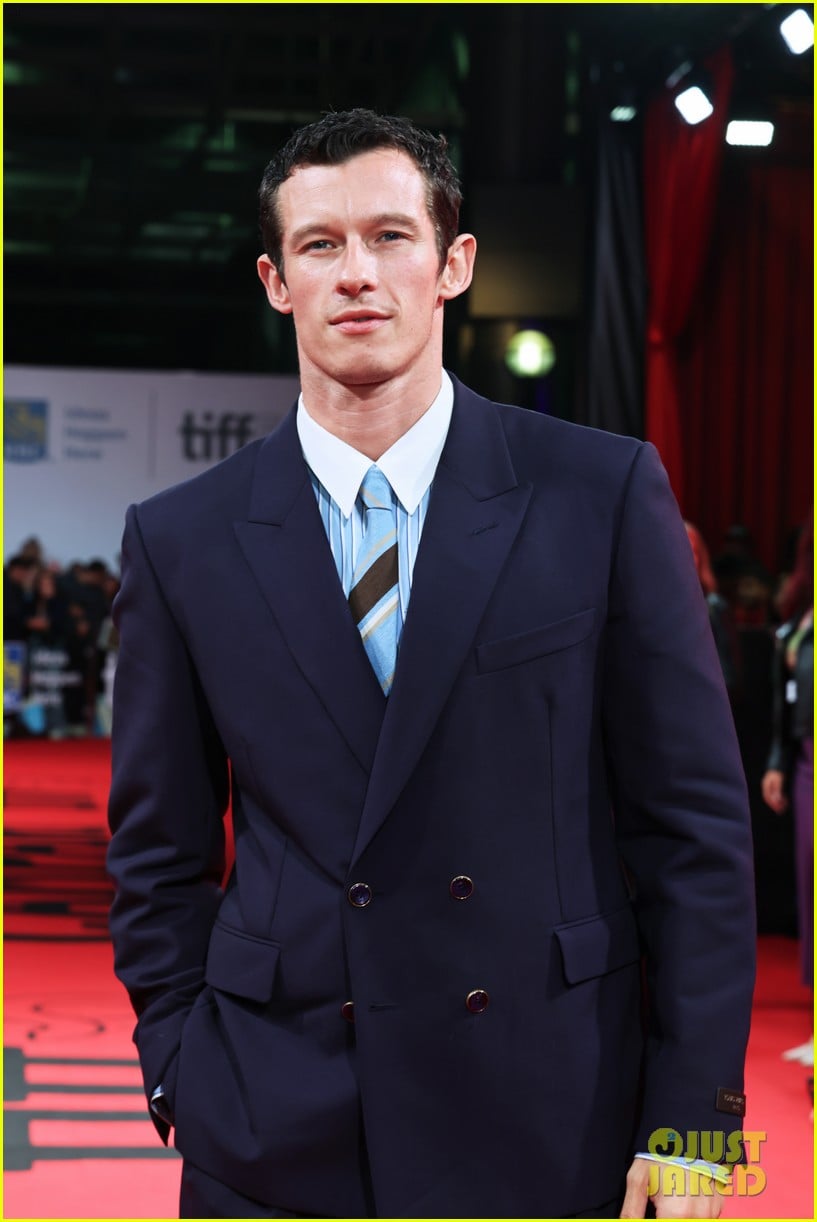 Callum Turner, Elizabeth Olsen, & Miles Teller Premiere New Movie ...