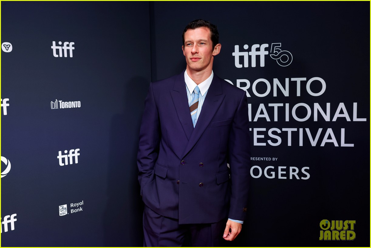 Callum Turner, Elizabeth Olsen, & Miles Teller Premiere New Movie ...