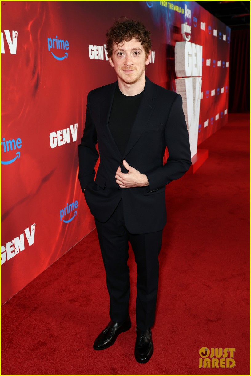 London Thor Shows Off Baby Bump at 'Gen V' Season 2 Premiere With Jaz ...