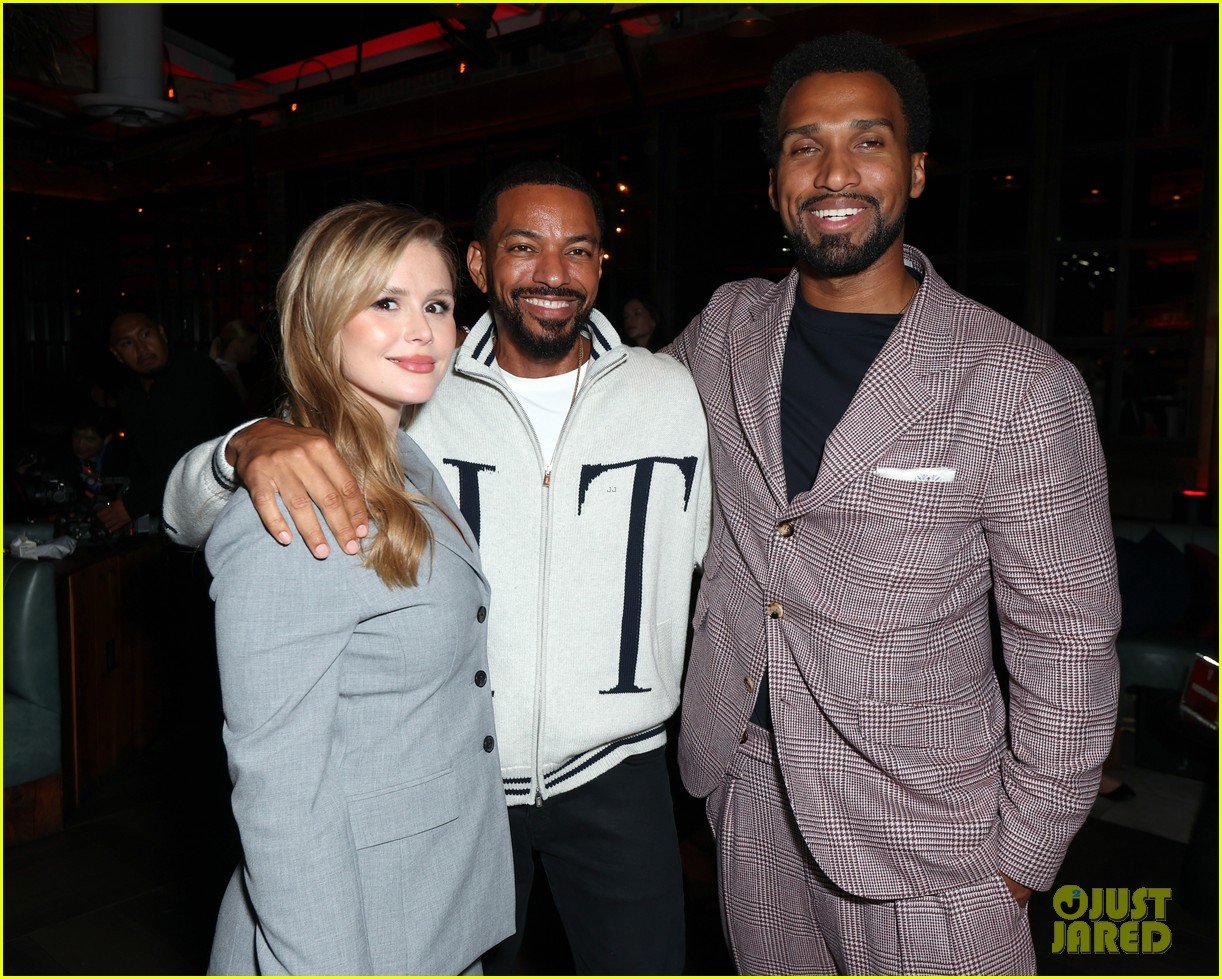 London Thor Shows Off Baby Bump at 'Gen V' Season 2 Premiere With Jaz ...