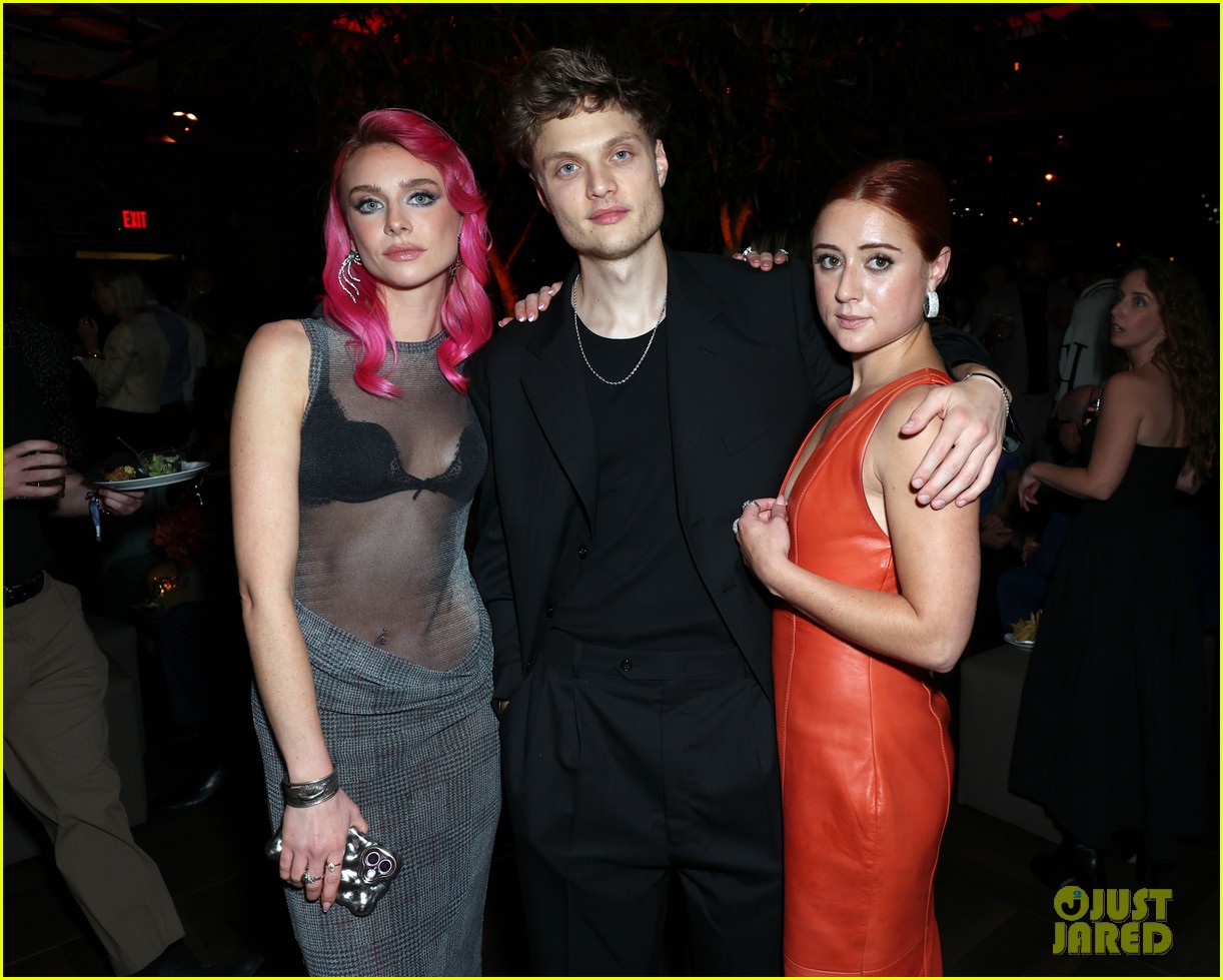 London Thor Shows Off Baby Bump at 'Gen V' Season 2 Premiere With Jaz ...