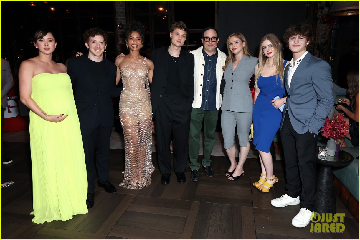 London Thor Shows Off Baby Bump at 'Gen V' Season 2 Premiere With Jaz ...