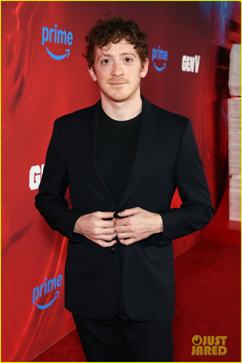 London Thor Shows Off Baby Bump at 'Gen V' Season 2 Premiere With Jaz ...