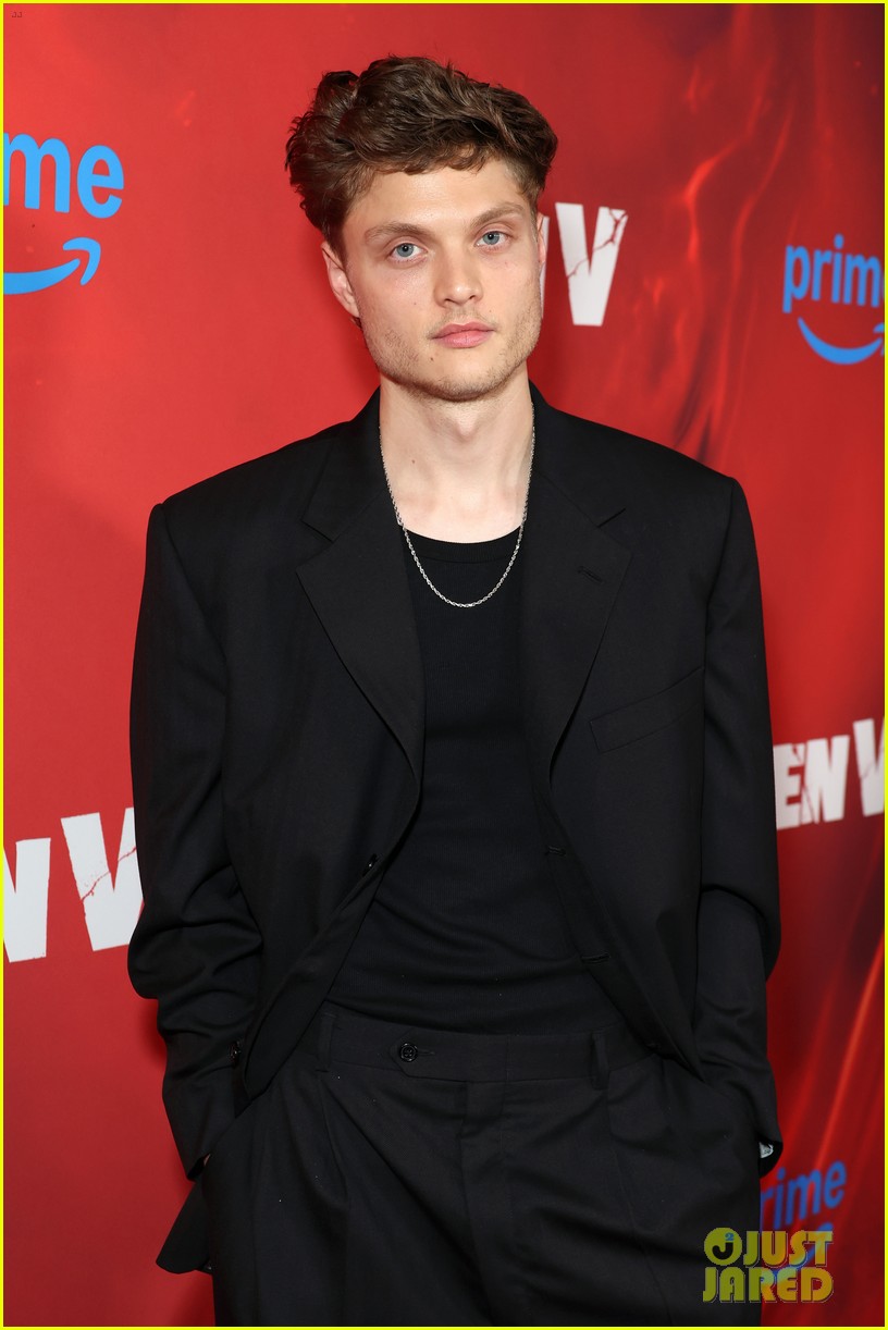 London Thor Shows Off Baby Bump at 'Gen V' Season 2 Premiere With Jaz ...