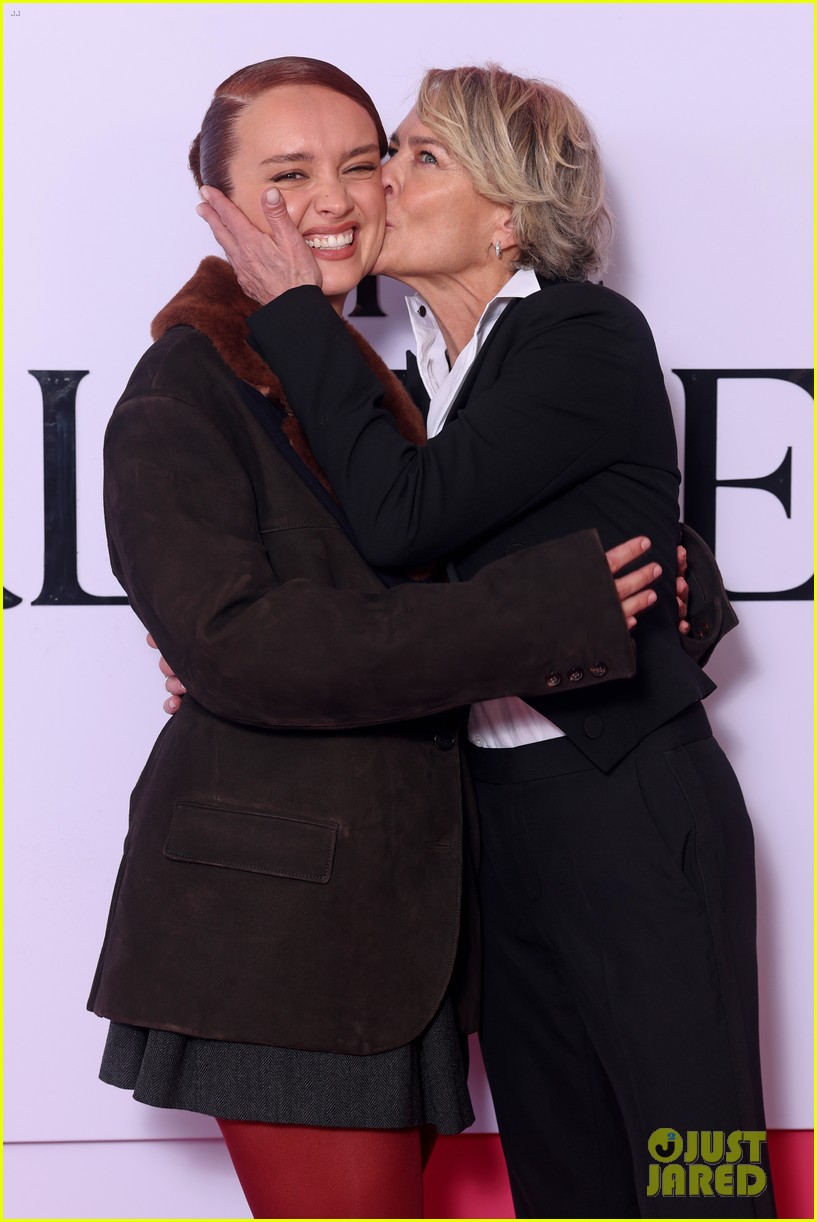 Robin Wright Joins Olivia Cooke & Laurie Davidson at 'The Girlfriend' Gala Screening in London ...