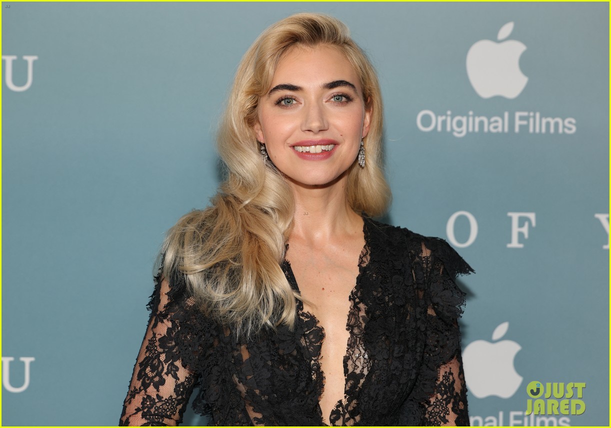 Brett Goldstein & Imogen Poots Step Out for 'All of You' Premiere in ...