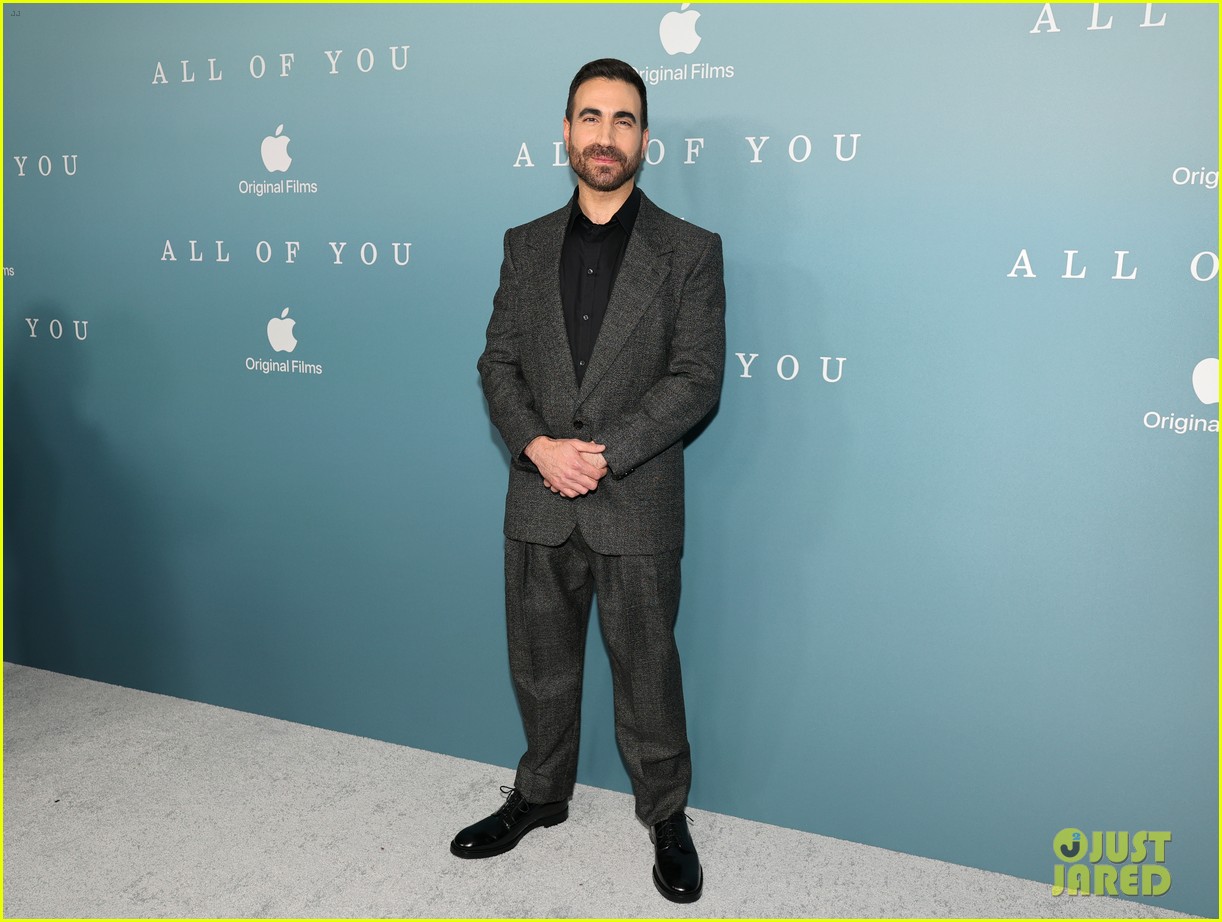 Brett Goldstein & Imogen Poots Step Out for 'All of You' Premiere in ...