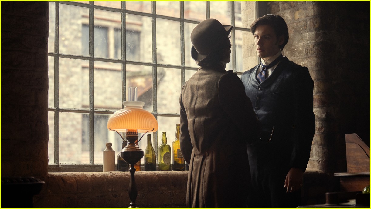 Netflix Debuts 'House of Guinness' Trailer: Anthony Boyle & Louis ...