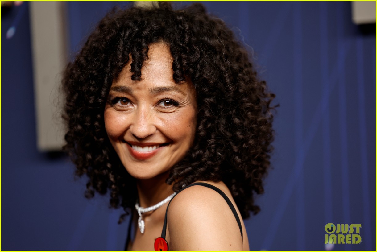 Jake Gyllenhaal Attends Emmys 2025 with Longtime Girlfriend Jeanne ...