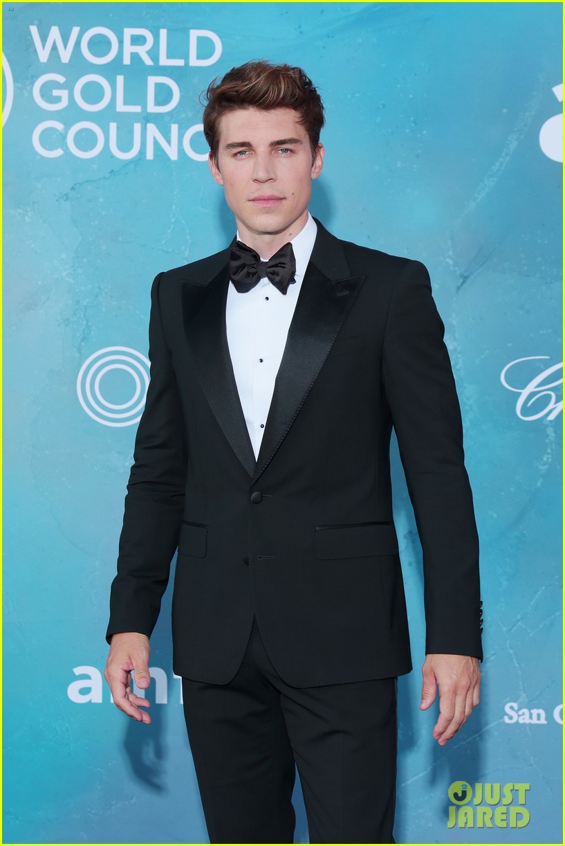 Halsey Wins amfAR Auction for Custom Julian Schnabel at Venice Charity ...