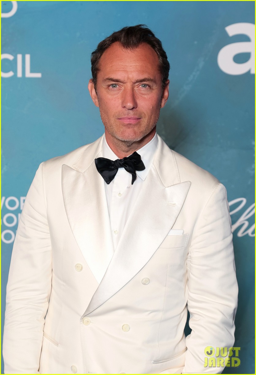 Halsey Wins amfAR Auction for Custom Julian Schnabel at Venice Charity ...