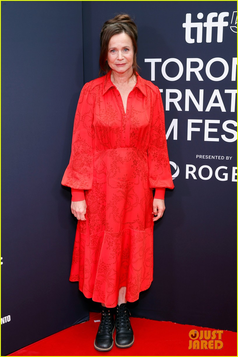 Paul Mescal & Jessie Buckley Premiere New Movie 'Hamnet' at TIFF 2025 ...